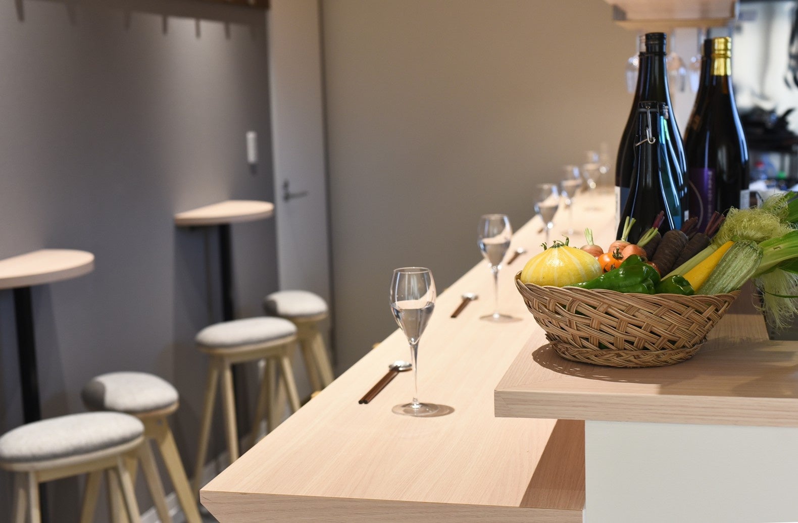 和酒と地の食材で旅気分!新橋で芽生えるお酒との新しい出会い『和酒bar シンメ』グランドオープン グルメプレス