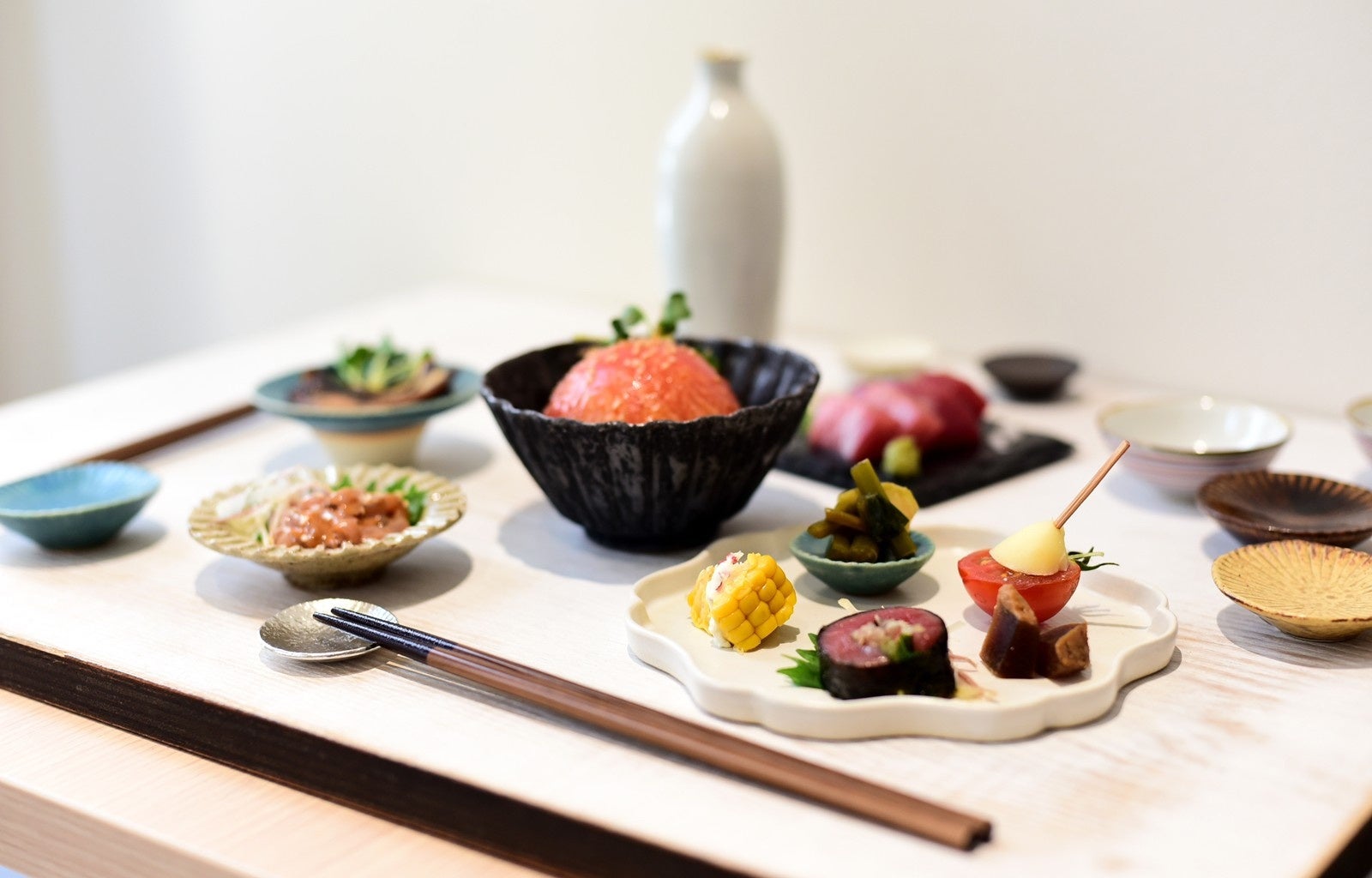 和酒と地の食材で旅気分!新橋で芽生えるお酒との新しい出会い『和酒bar シンメ』グランドオープン グルメプレス