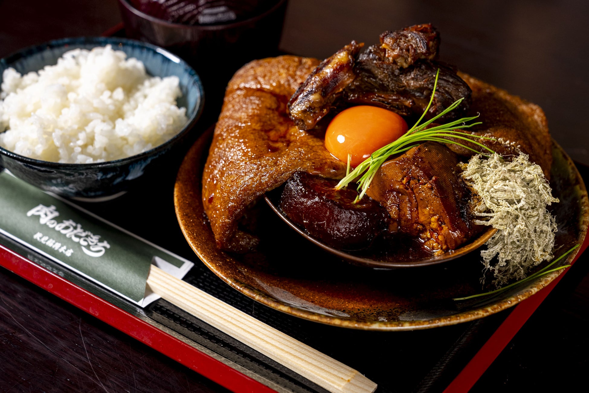 【2024年4月】京都一の観光名所 伏見稲荷にある肉の専門店「肉のおだきち伏見稲荷本店」にて、厳選された和牛を使用した春の新商品を発表