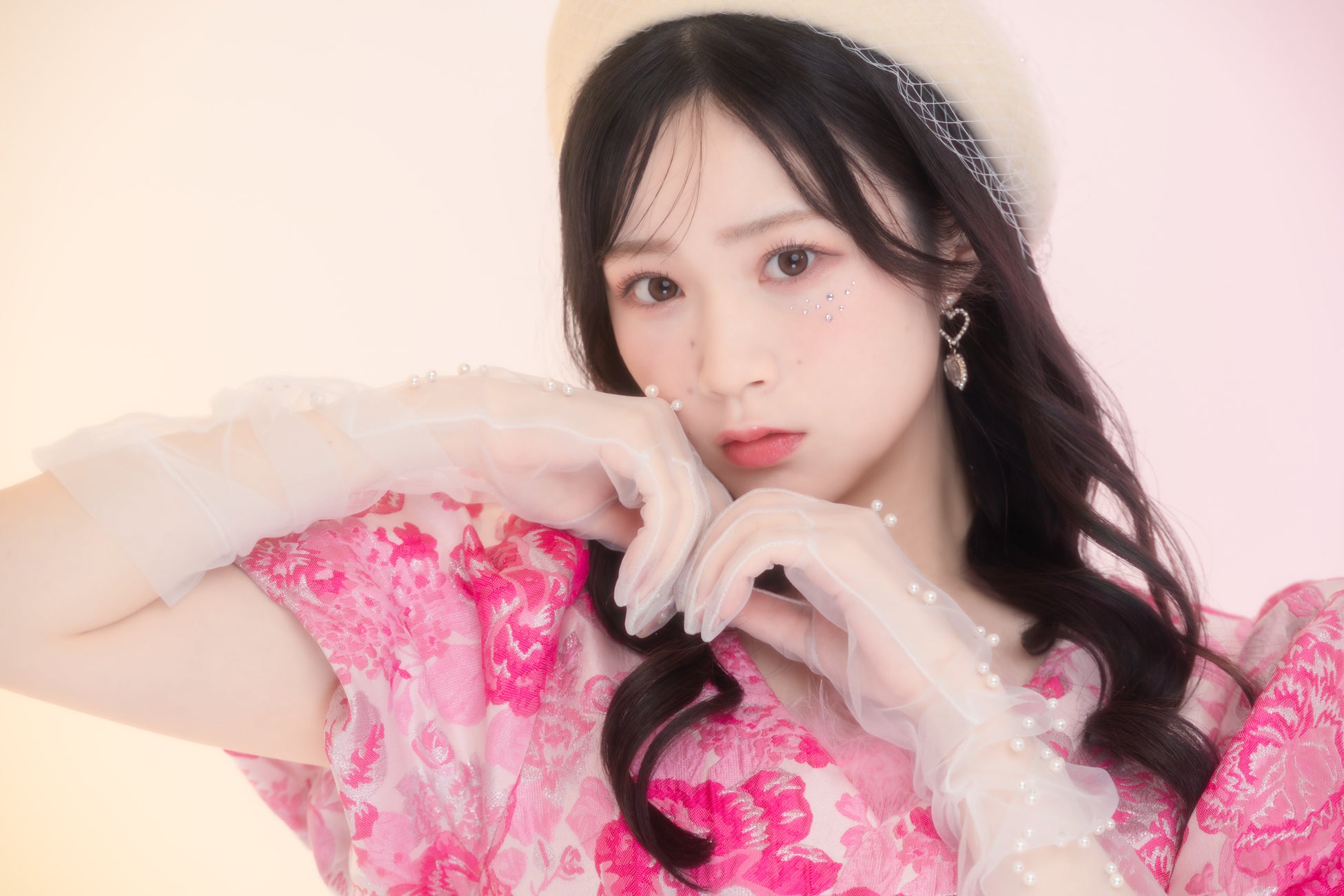 7人組アイドルグループ『ideal Peco』”dressed(ドレッシード)衣装の新ビジュアル公開にファン歓喜!「ディズニープリンセス