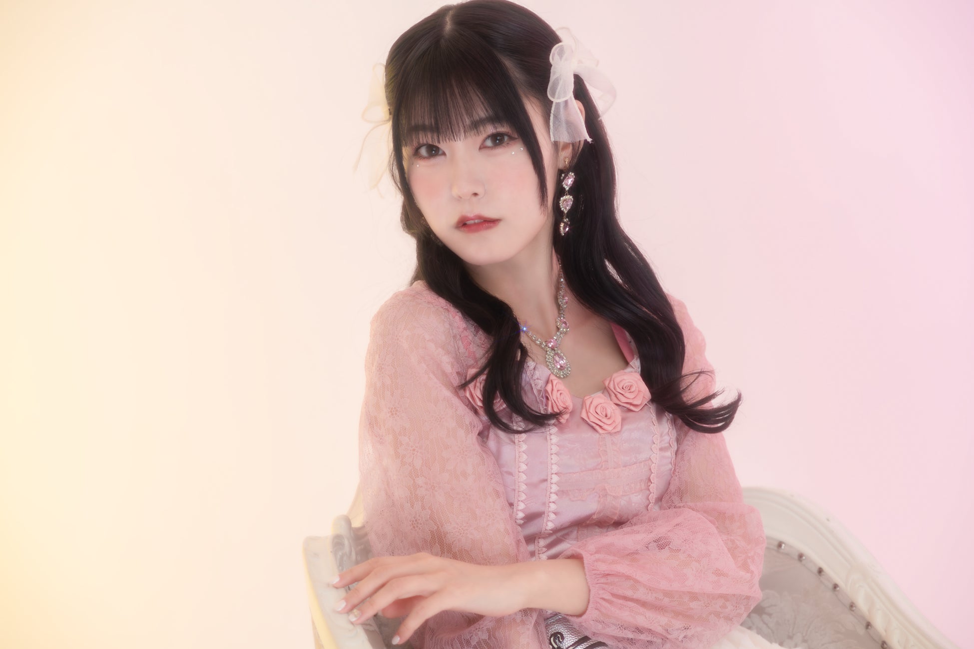 7人組アイドルグループ『ideal Peco』”dressed(ドレッシード)衣装の新ビジュアル公開にファン歓喜!「ディズニープリンセス
