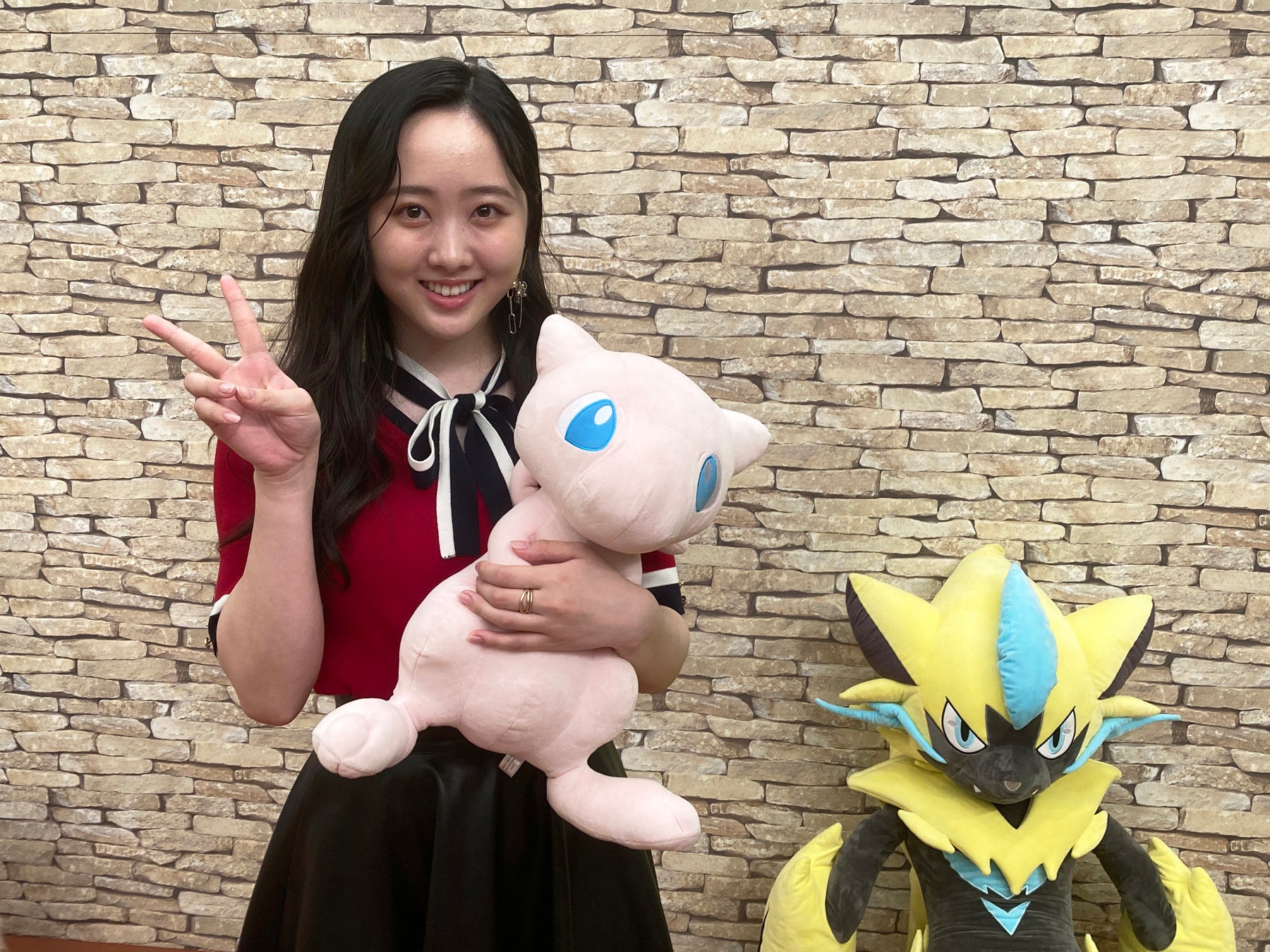 大御所俳優・大和田伸也さんがポケモン初心者の本田望結ちゃんと共にポケどこ初登場!幻のポケモン・ミュウとの記念写真も撮影
