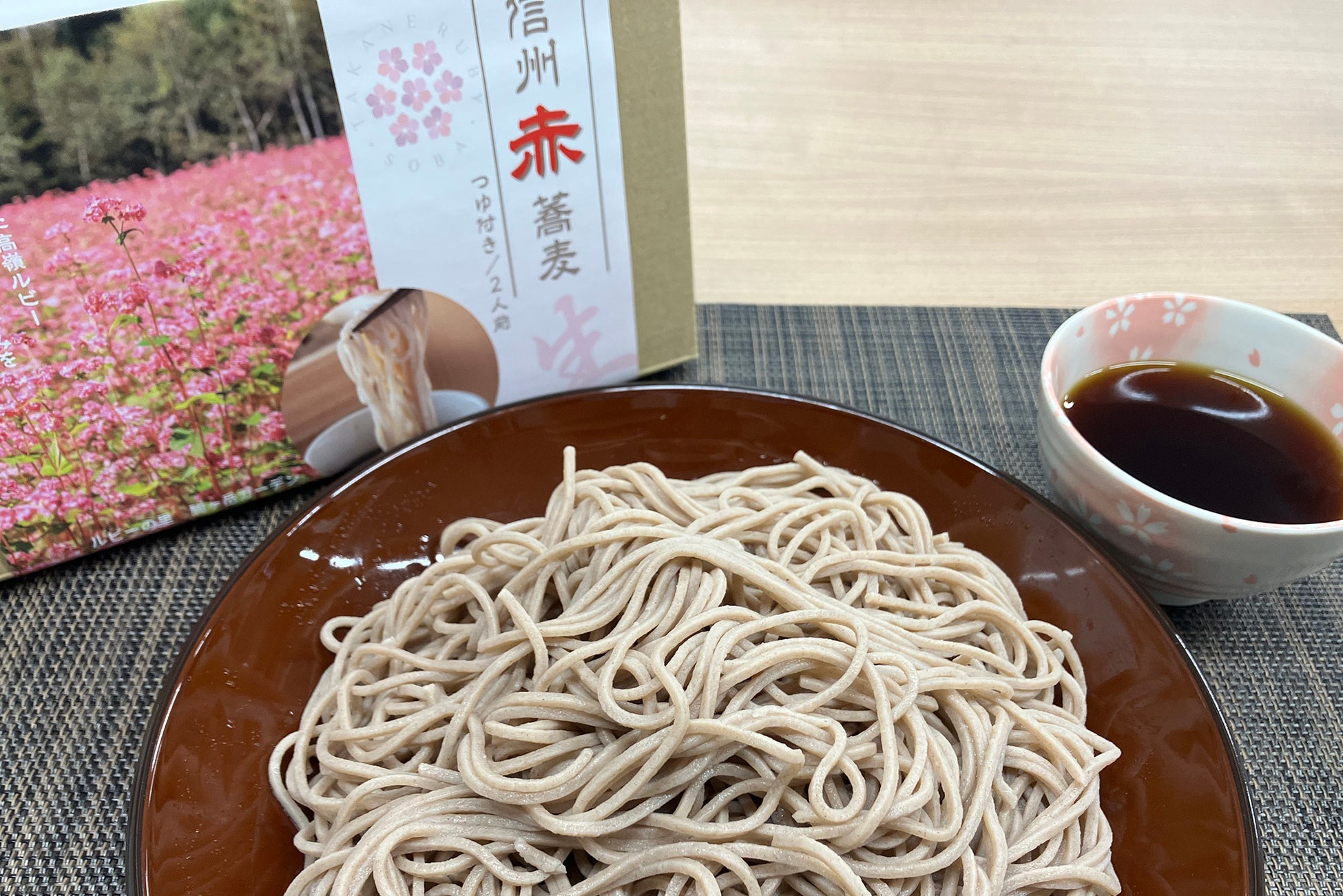 希少な赤ソバ「高嶺ルビー」を使用した「信州赤蕎麦」「十割蕎麦饅頭」を新発売 グルメプレス