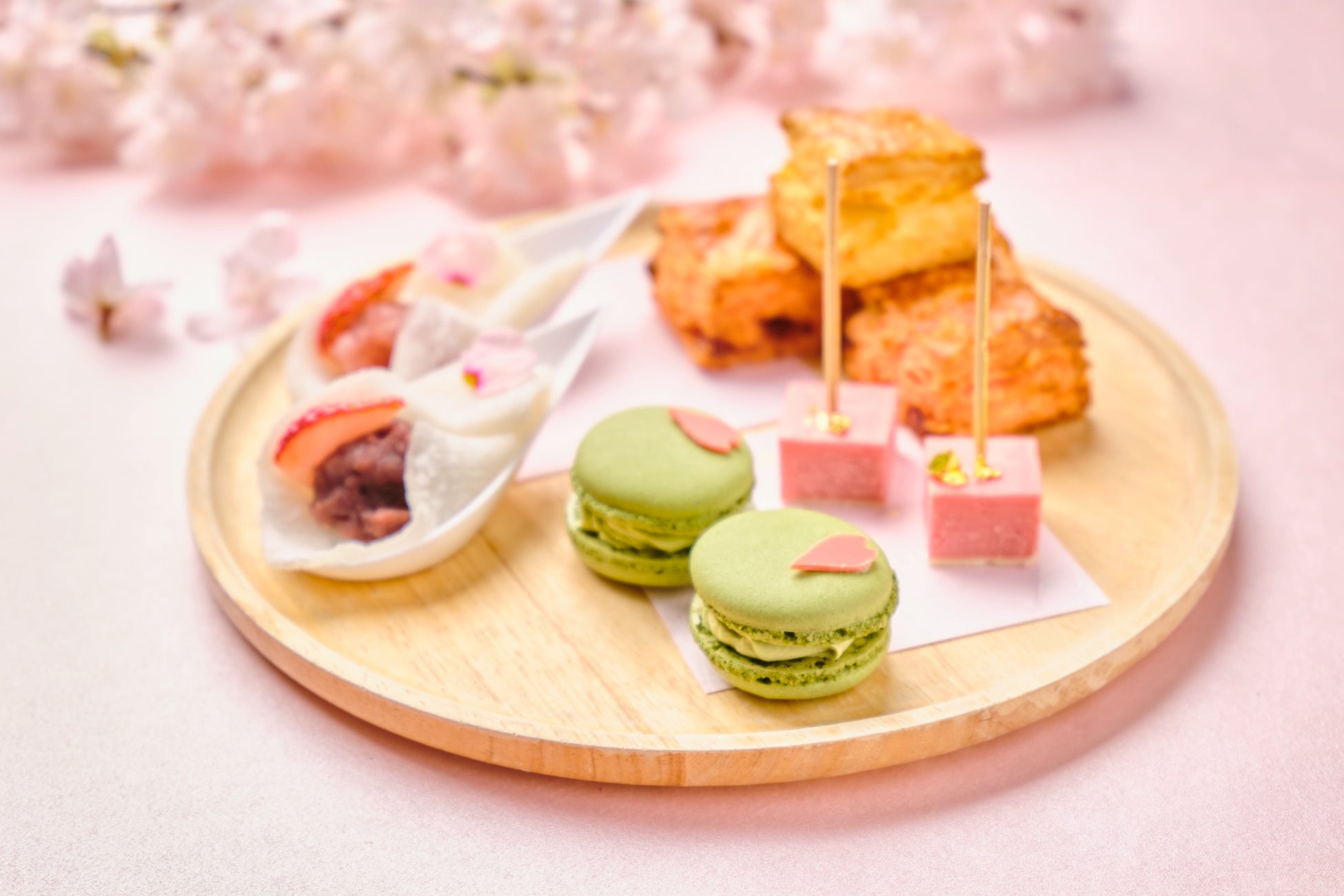 【埼玉】 日本一”の桜回廊近くで楽しむ お花見ランチ”『桜といちごのモンブランパフェ付ランチコース』を限定販売!大宮璃宮 カフェ&レストラン