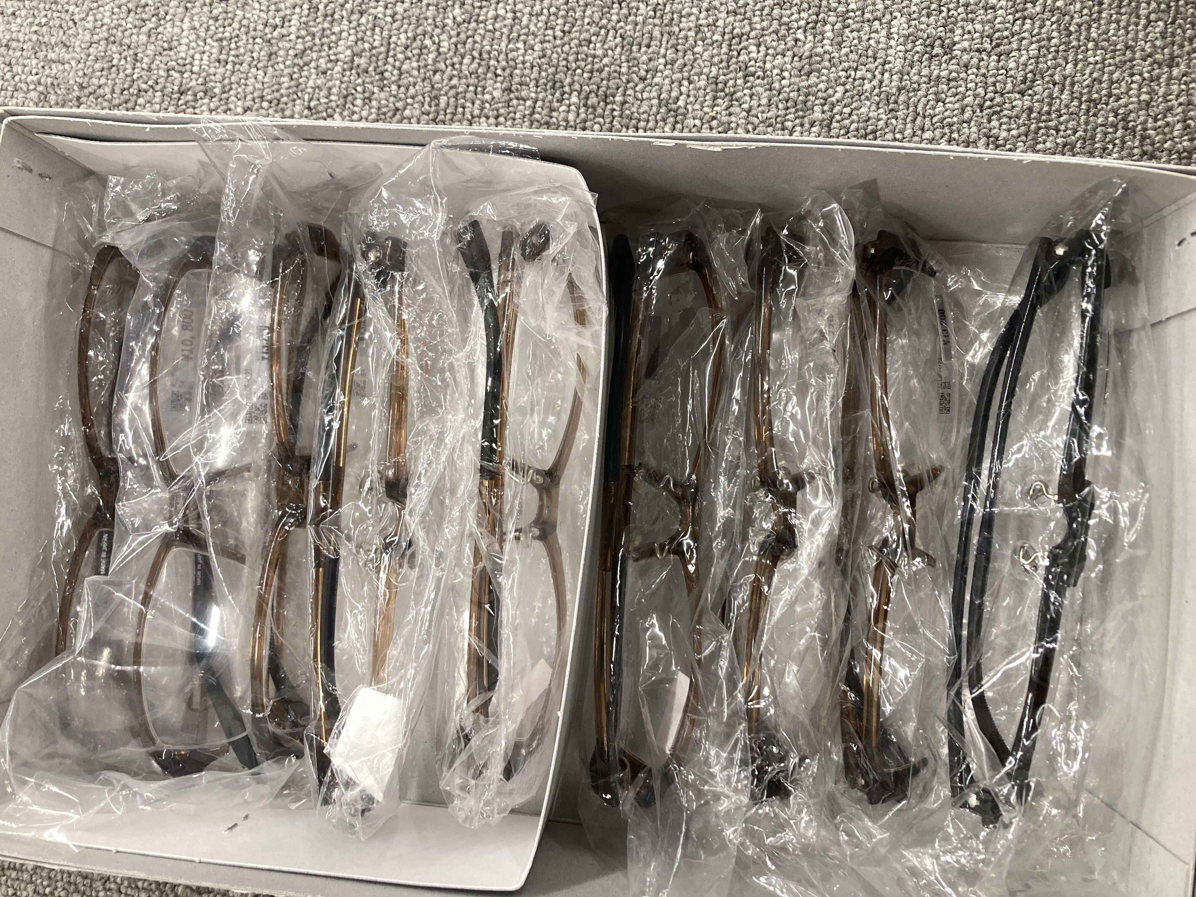 OUI Inc. が眼鏡市場と共同で1068本のメガネフレームをネパールに寄贈 | 株式会社OUIのプレスリリース