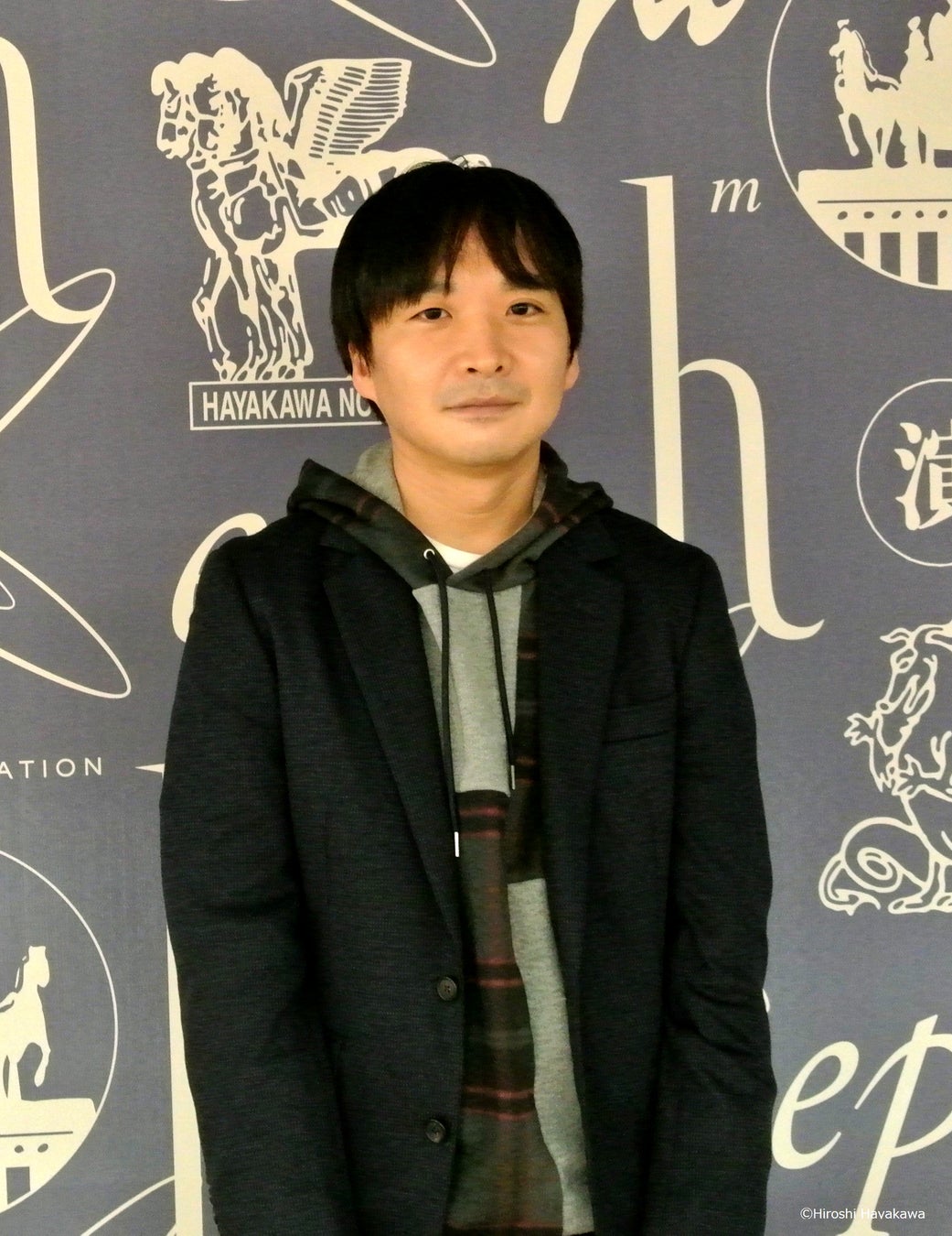 第19回本屋大賞受賞作『同志少女よ、敵を撃て』著者・逢坂冬馬の最新長篇『歌われなかった海賊へ』10月18日発売! 株式会社 早川書房の